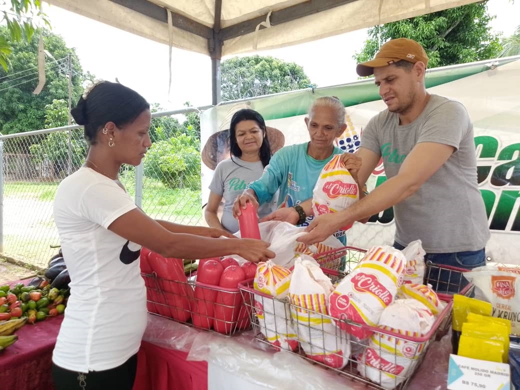 PDVAL .- Productora y Distribuidora Venezolana de Alimentos S.A.