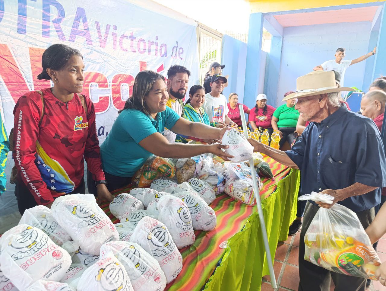 PDVAL .- Productora y Distribuidora Venezolana de Alimentos S.A.