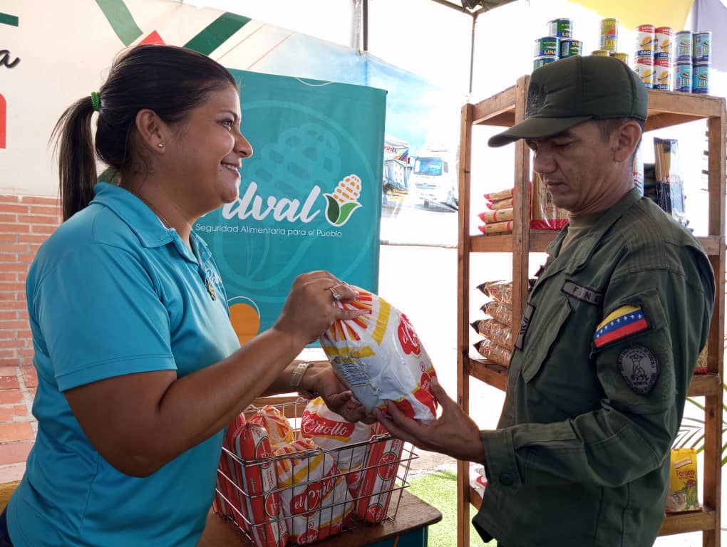 PDVAL .- Productora y Distribuidora Venezolana de Alimentos S.A.