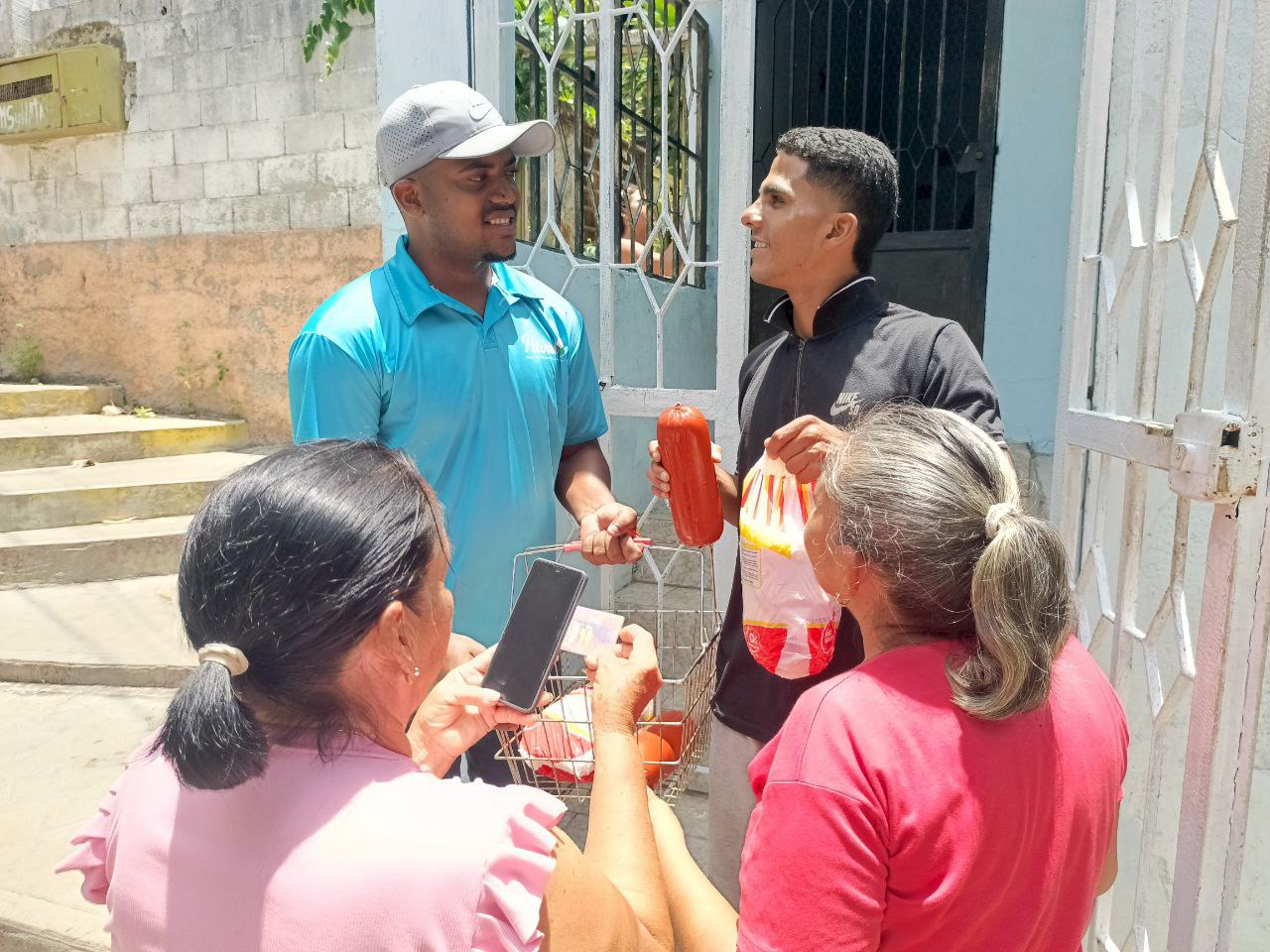 PDVAL .- Productora y Distribuidora Venezolana de Alimentos S.A.