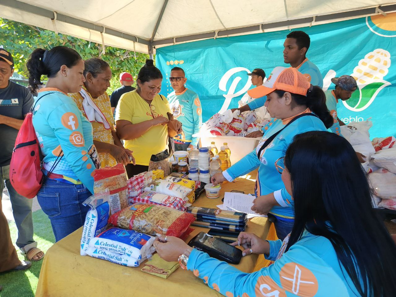 PDVAL .- Productora y Distribuidora Venezolana de Alimentos S.A.