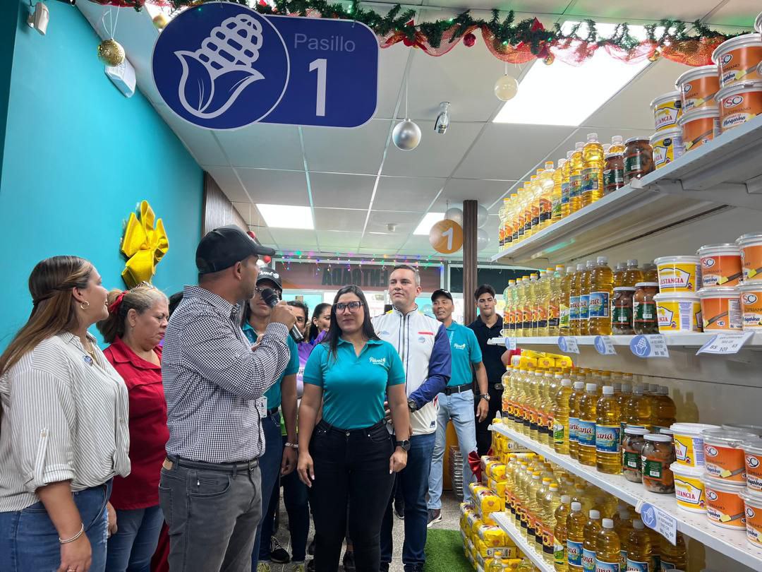 PDVAL .- Productora y Distribuidora Venezolana de Alimentos S.A.