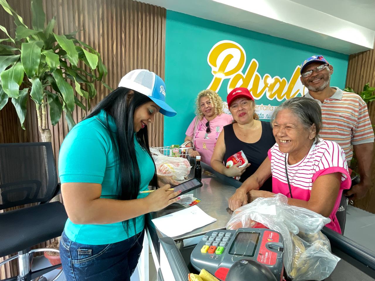 PDVAL .- Productora y Distribuidora Venezolana de Alimentos S.A.