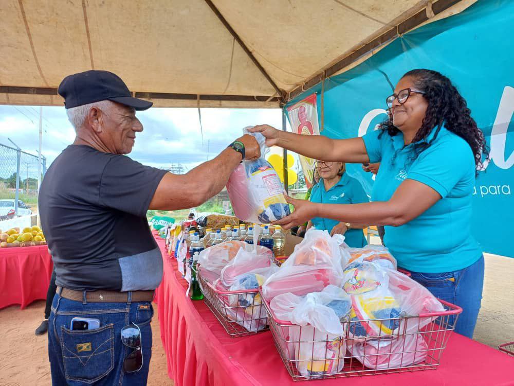 PDVAL .- Productora y Distribuidora Venezolana de Alimentos S.A.